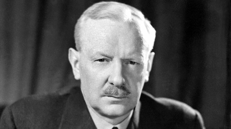 Arthur Harris: Mit Flächenbombardements den 2. Weltkrieg gewinnen · Dlf ...