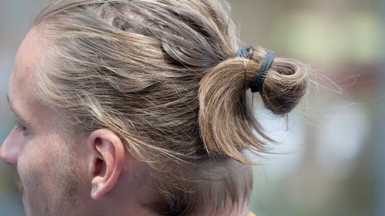 Erschreckender Trend greift um sich: Der Männer-Dutt · Dlf Nova