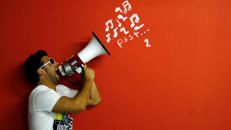 Vergleich: Wir singen langsamer und höher als wir sprechen · Dlf Nova