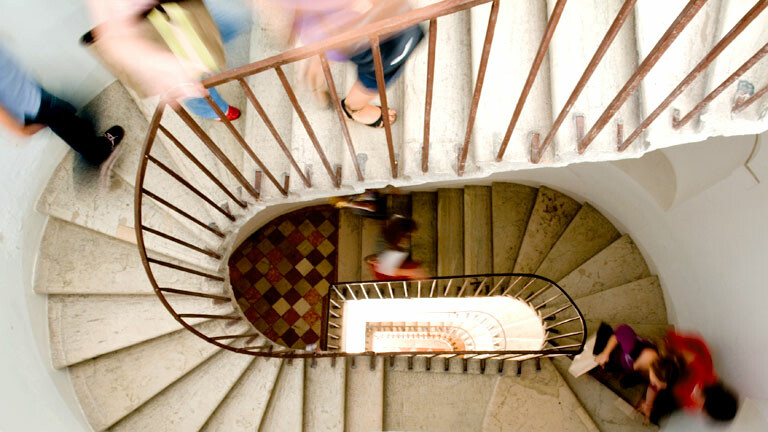 Fitness im Alltag: Treppensteigen gut fürs Herz · Dlf Nova