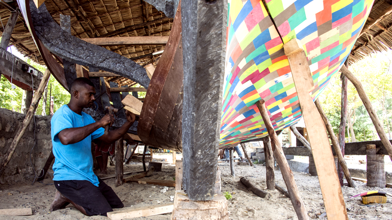 Flipflopi: Ein Segelschiff aus recyceltem Plastik · Dlf Nova