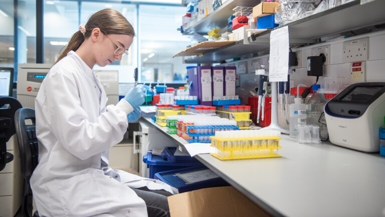 Impfung gegen Covid-19 – möglichst sicher und möglichst schnell · Dlf Nova Impfung gegen Covid-19 – möglichst sicher und möglichst schnell · Dlf Nova