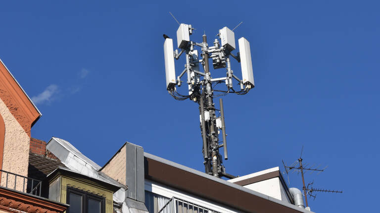 Huawei-Technik in 5G-Mobilfunk: Bundesregierung erwägt Verbot · Dlf Nova