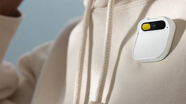 AI Pin: Das Gadget soll das Smartphone ablösen · Dlf Nova