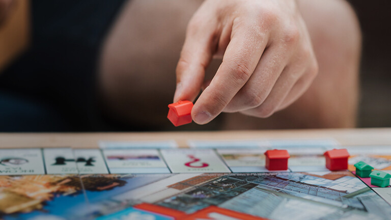 Spielegeschichte: Wie im Jahr 1904 Monopoly entstand · Dlf Nova