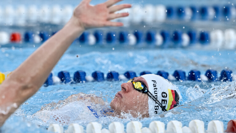 Eisschwimmerin: "Das Wasser muss kälter als fünf Grad sein" · Dlf Nova