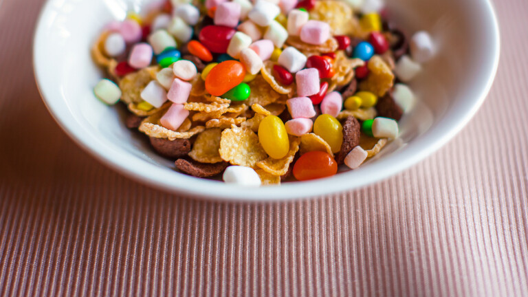 Berlins Cornflakes-König: "Am Ende ist die Schüssel pink" · Dlf Nova