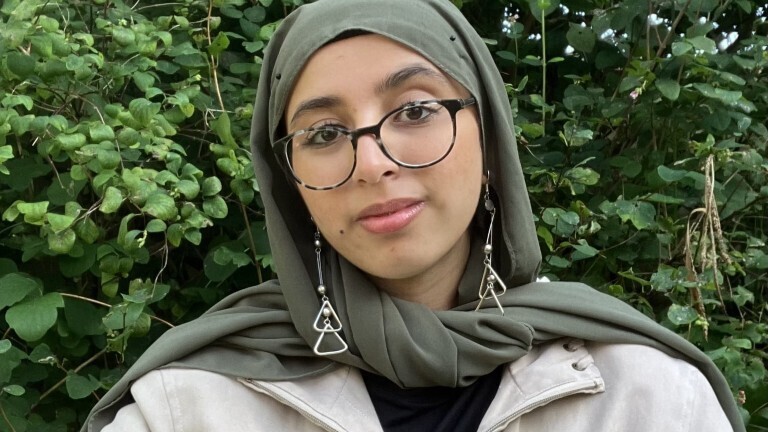 Ausschreitungen in UK: Tayiba lässt sich nicht einschüchtern · Dlf Nova